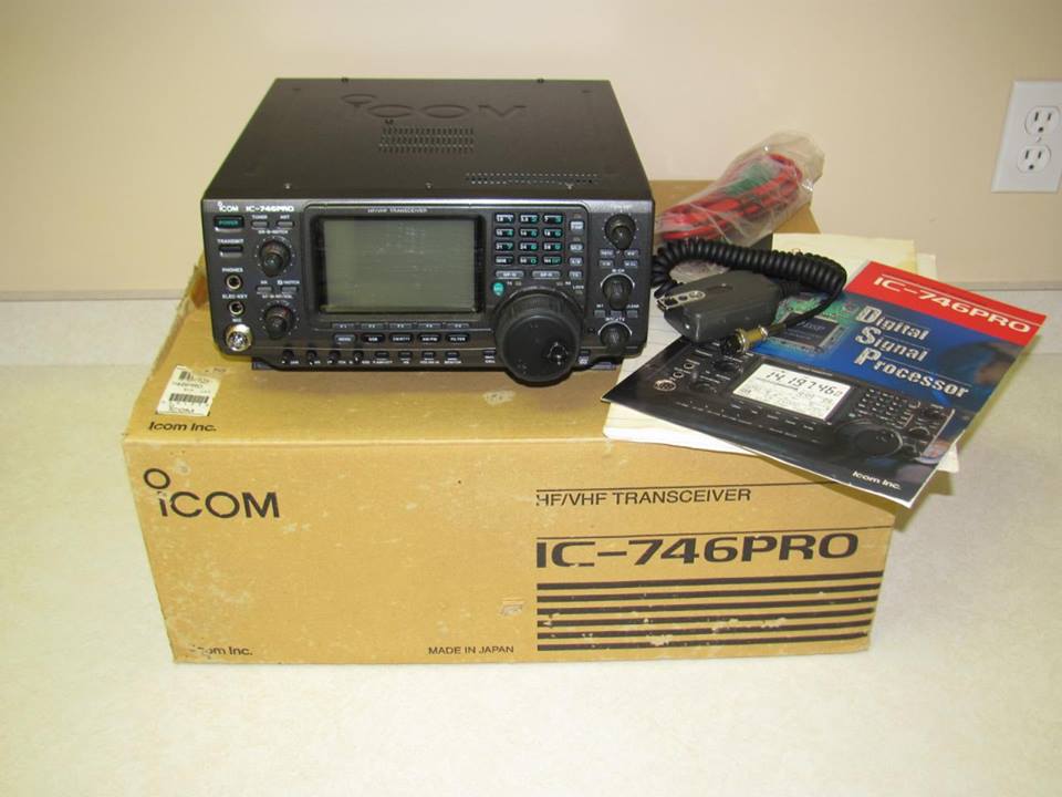 Rádio Icom 746 Pro na Caixa | RADIOTROCA